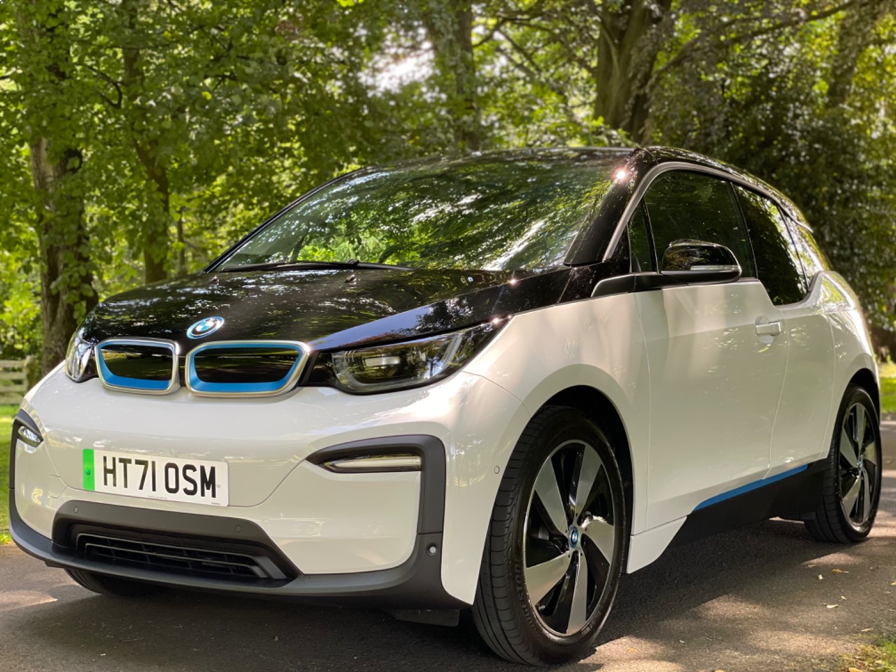 Sports car buyers, Buy Bentley, BMW, Mini, Audi, Jaguar Edinburgh