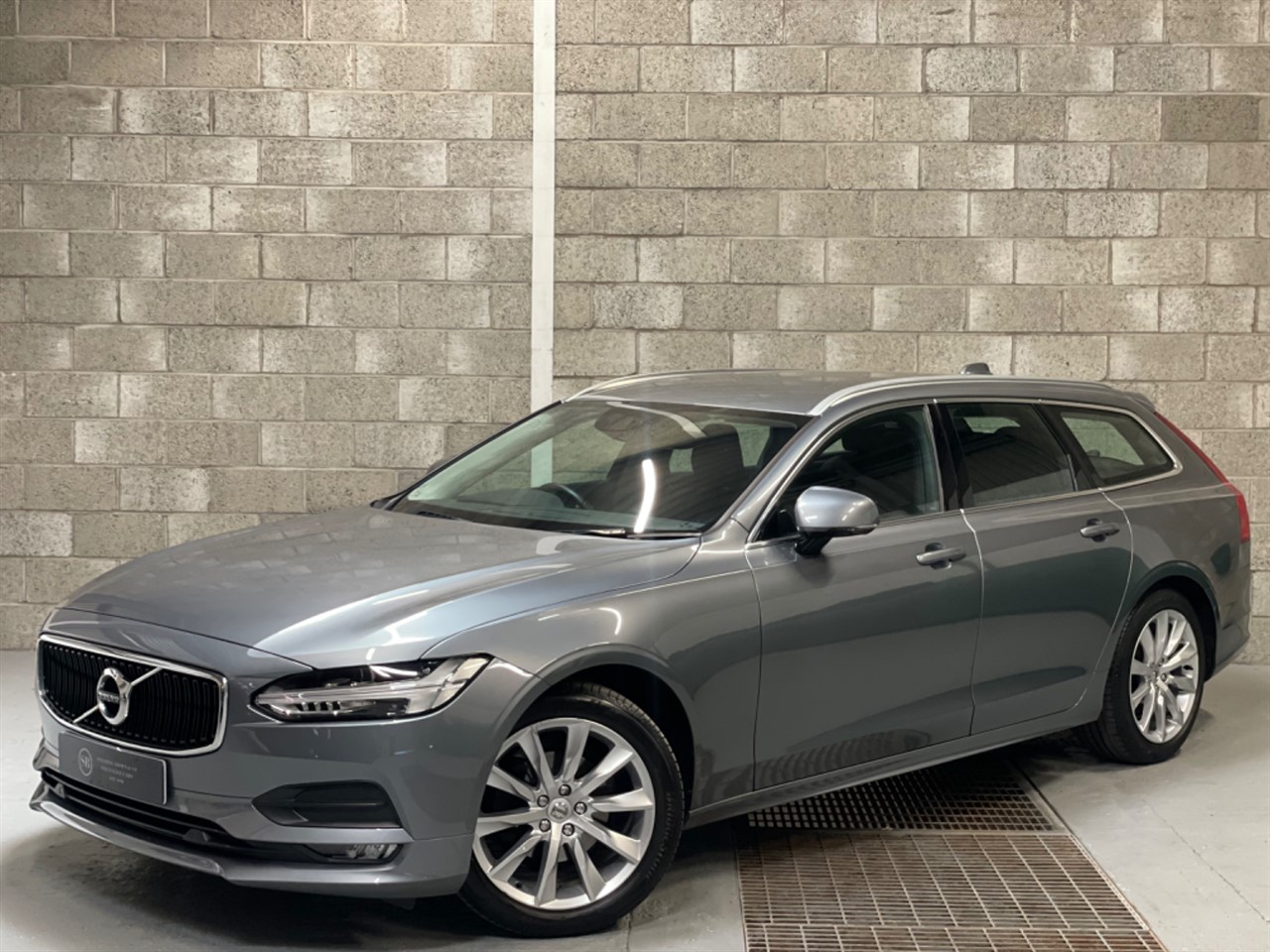 Sports car buyers, Buy Bentley, BMW, Mini, Audi, Jaguar Edinburgh