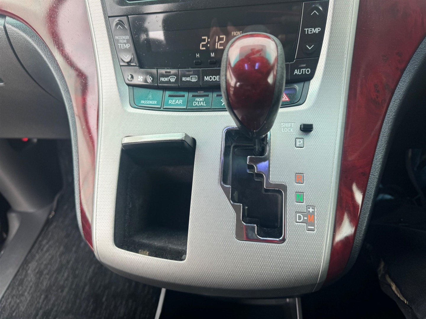 Used Toyota Vellfire for sale in Bradford, West Yorkshire | Japanese ...