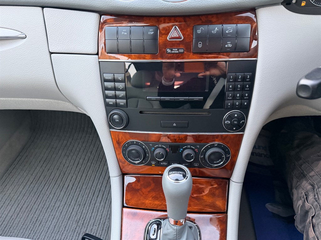 2004 54 MERCEDES-BENZ CLK200 KOMPRESSOR ELEGANCE