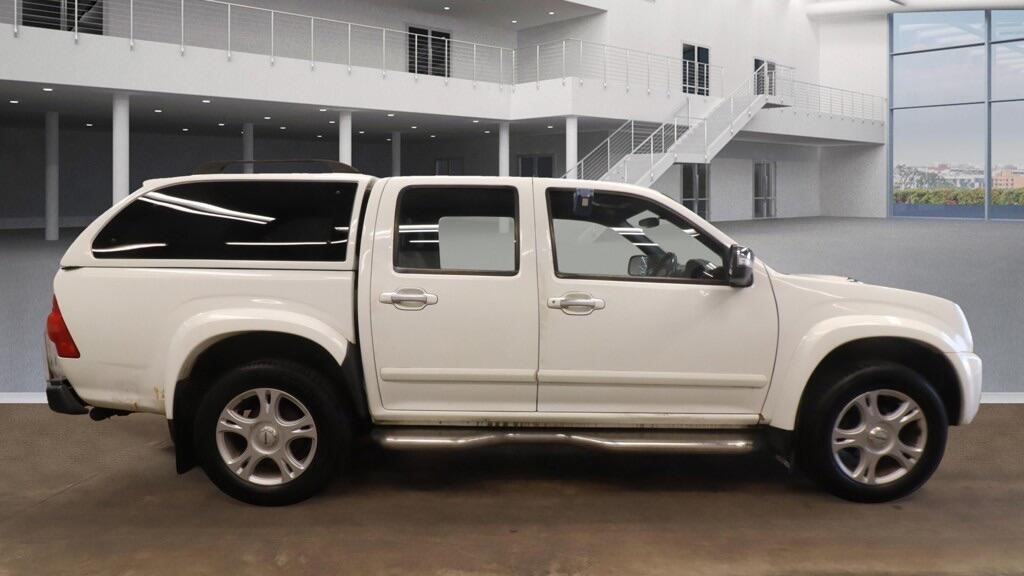 Used Isuzu Rodeo 3.0 CRD Denver Max Plus 4WD 4dr for sale in Iver ...