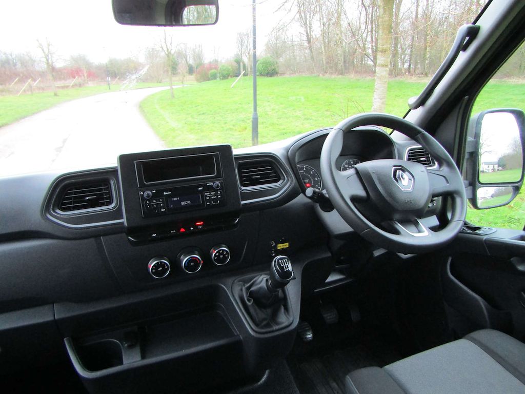 Used Renault Master SL28 *9,000 MILES * NEW SHAPE * Wheelchair ...