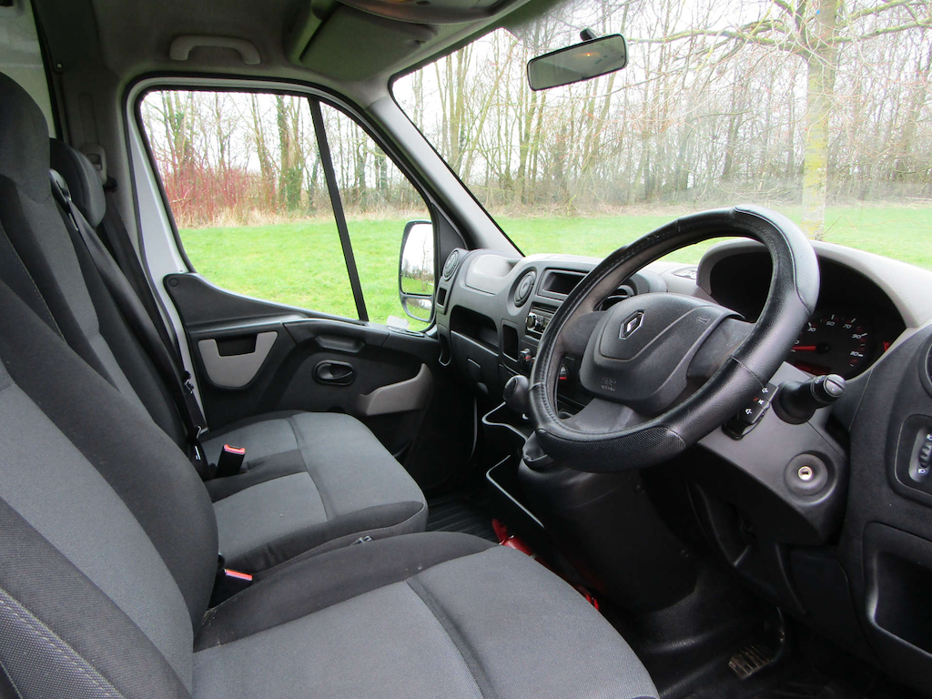 Used Renault Master LM35 Wheelchair Accessible Vehicle Minibus WAV for ...