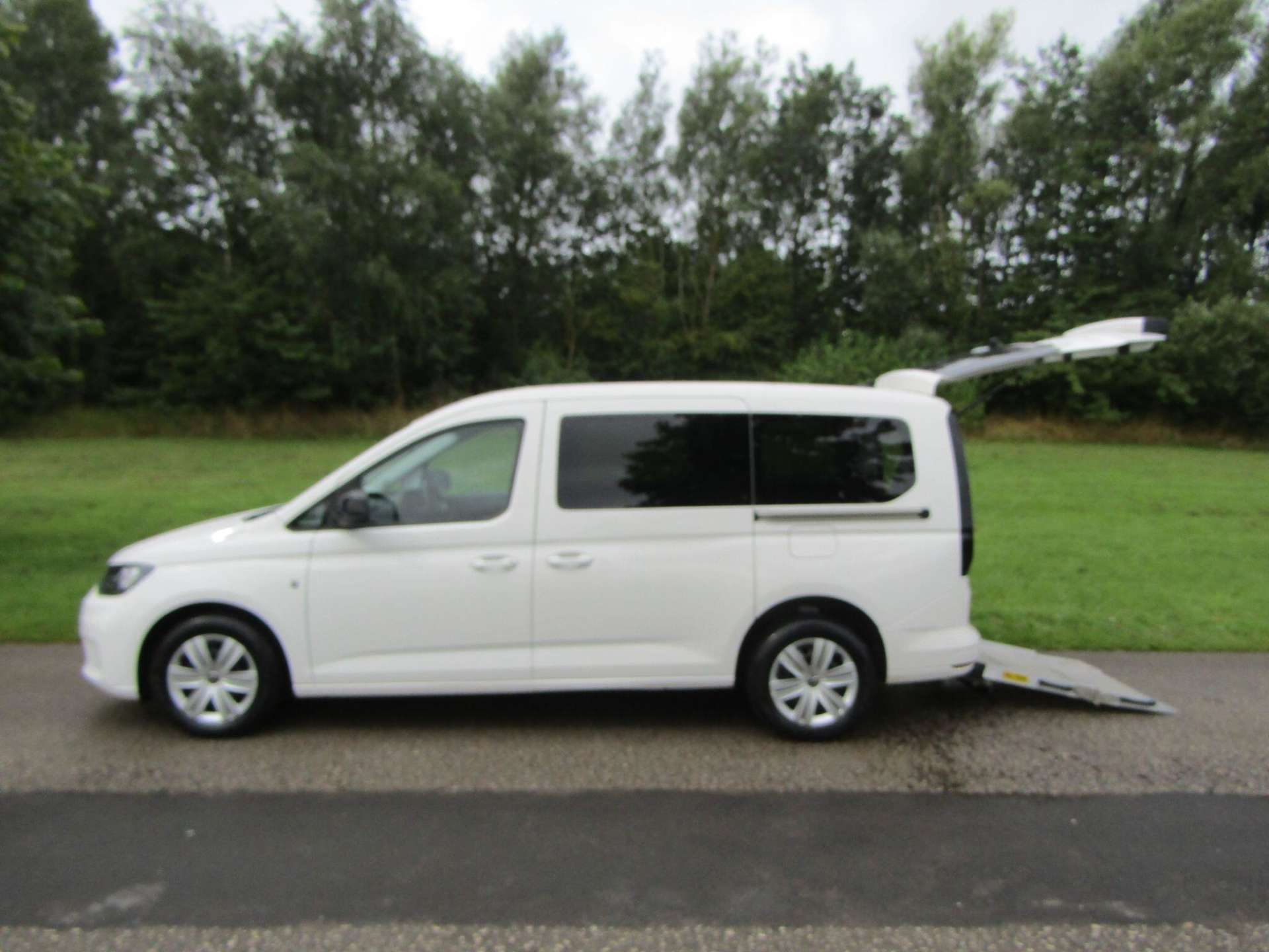Used Volkswagen Caddy Maxi Life C20 Wheelchair Accessible Vehicle WAV ...