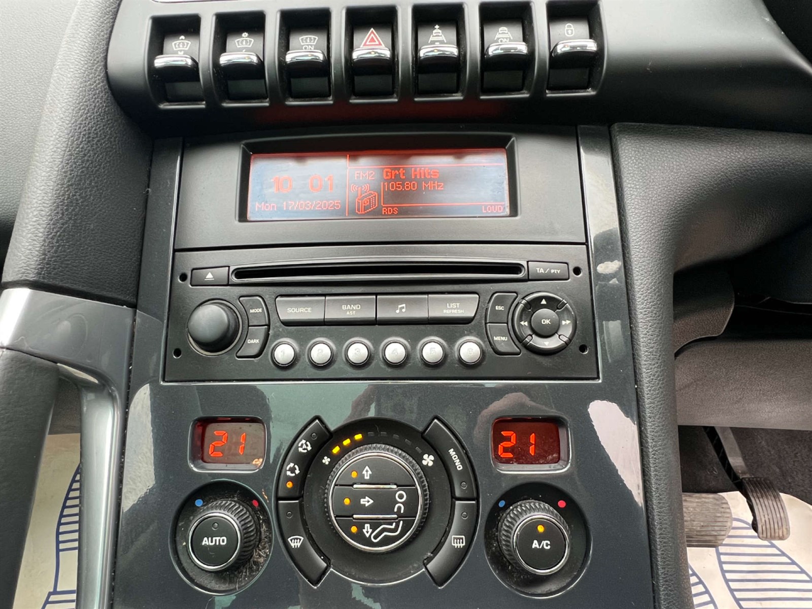Used Peugeot 3008 Exclusive HDi Semi-Auto for sale in Rayleigh, Essex ...